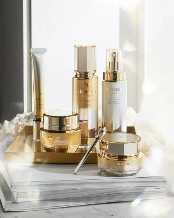 CLE DE PEAU BEAUTE Volumizing Cream Supreme