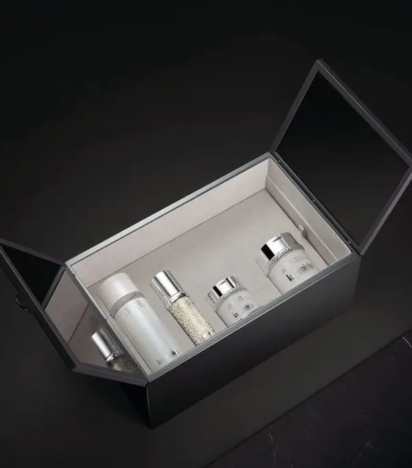La Prairie White Caviar Luxury Holiday Ritual Gift Set