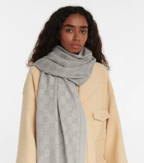 Gucci Gg Wool Jacquard Scarf - White