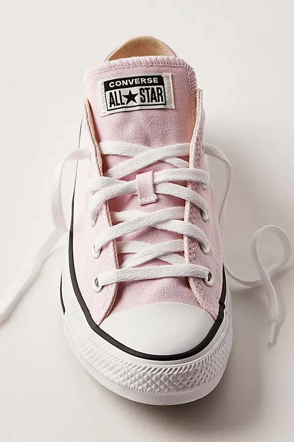 CONVERSE Chuck Taylor All Star Low-top Sneakers - Pink Foam