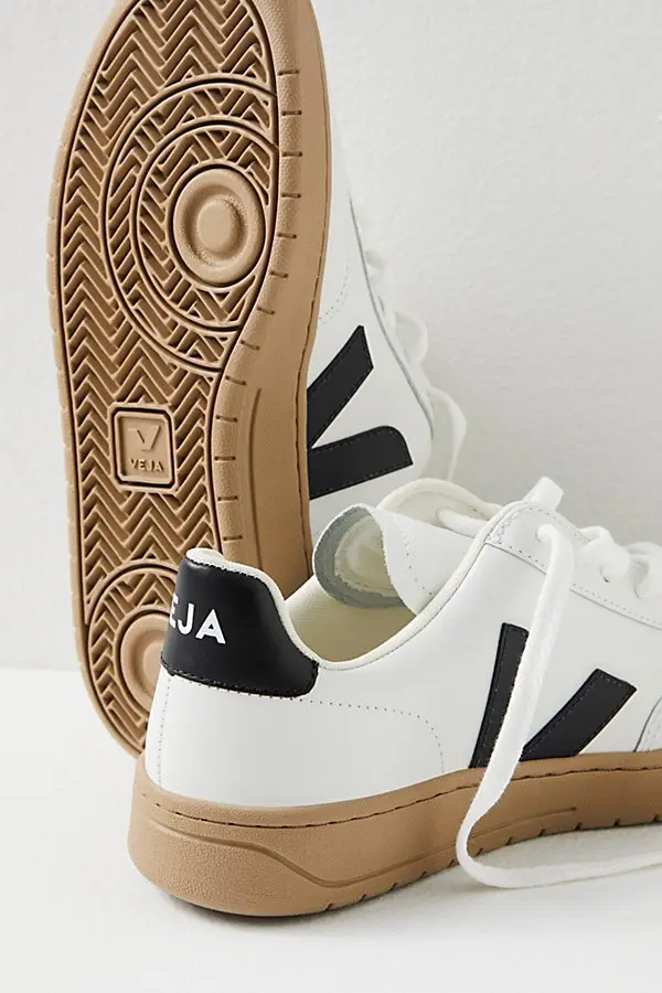 VEJA V-12 Sneakers - Extra White/black Dune