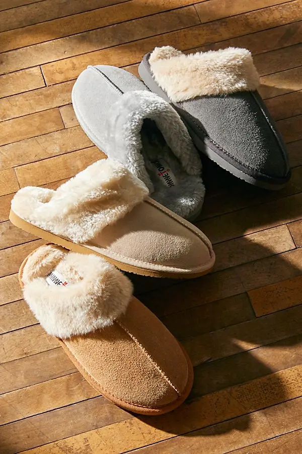 Minnetonka Chesney Suede Slippers