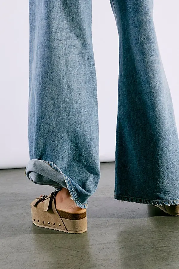 Intentionally Blank Rule Breaker Flatform Sandals - Taupe