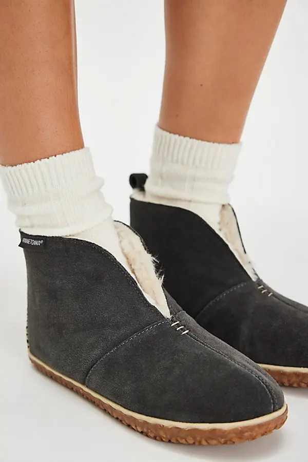 Minnetonka Tucson Suede Slippers - Charcoal