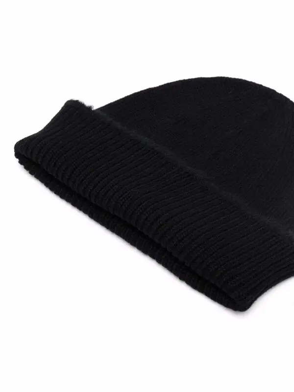 BARRIE Ribbed Cashmere Beanie - Black