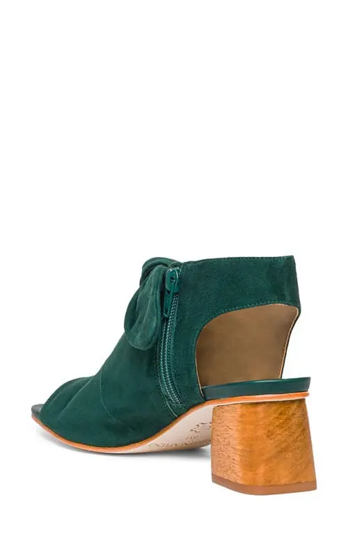 Bernardo Lizzie Sandal - Royal Pine Suede