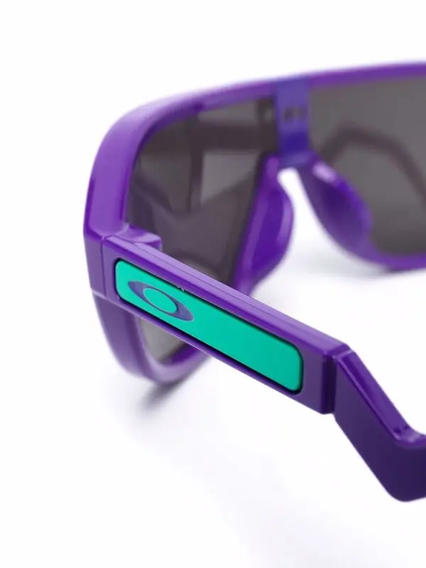 Oakley Pilot Frame Sunglasses