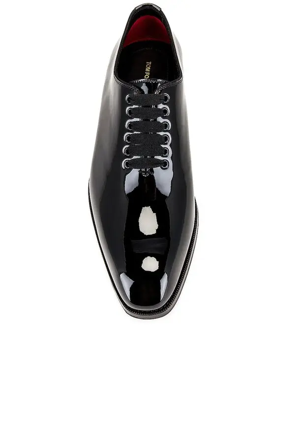 TOM FORD Elkan Patent Lace Up