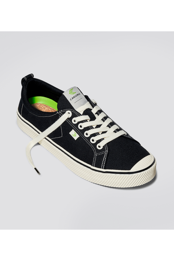 Cariuma Oca Low Washed Black Canvas Contrast Thread Sneaker Women ...