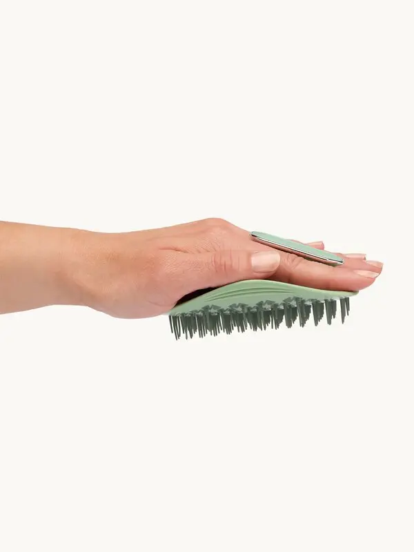 MANTA Hairbrush