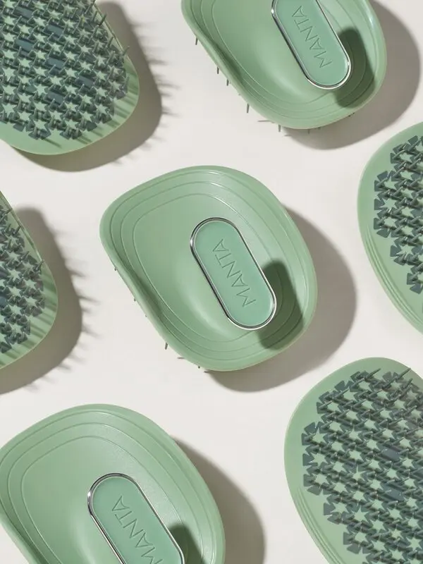 MANTA Hairbrush
