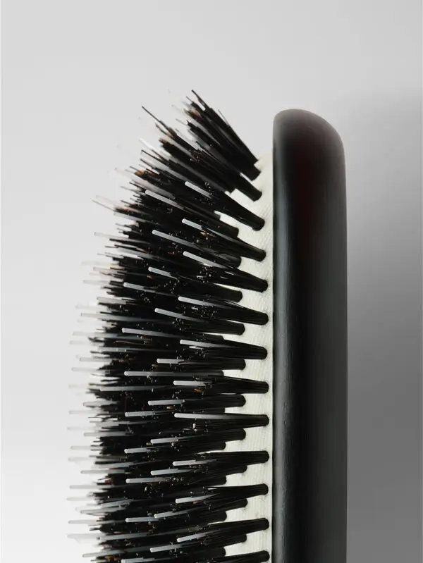 CROWN AFFAIR The Brush No. 001 - Black