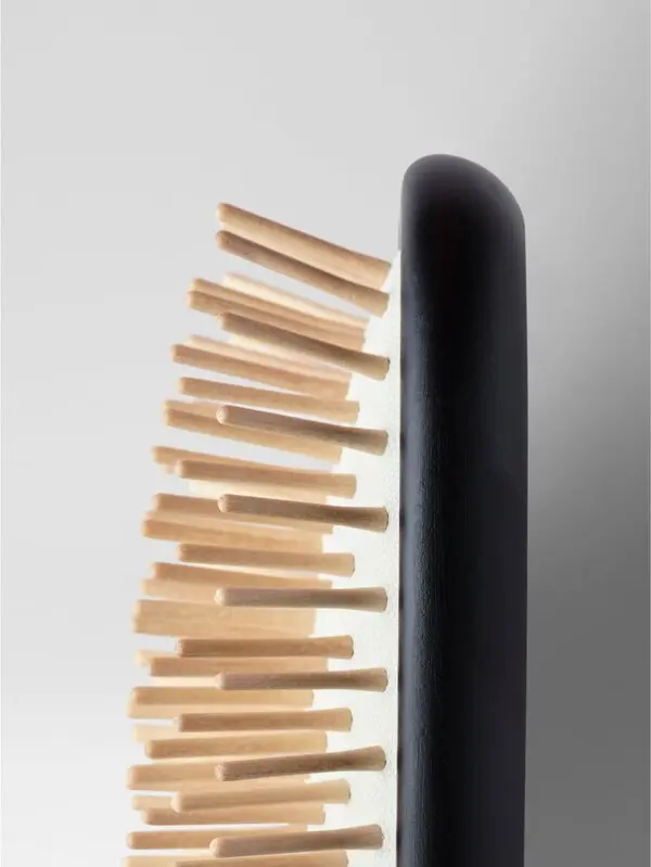 CROWN AFFAIR The Brush No. 002 - Black