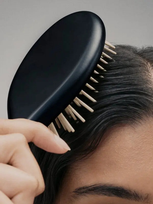 CROWN AFFAIR The Brush No. 002 - Black