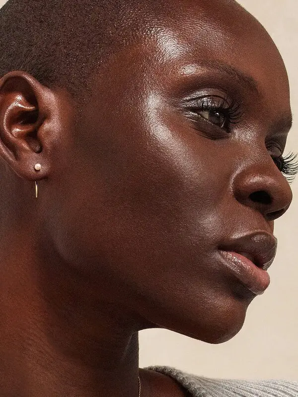AMI COLE Light-catching Highlighter