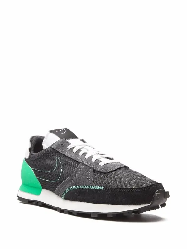 Nike Daybreak Low-top Sneakers