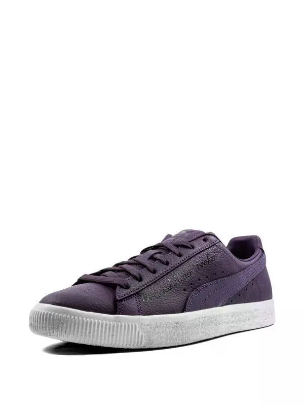PUMA Clyde Sneakers - Purple