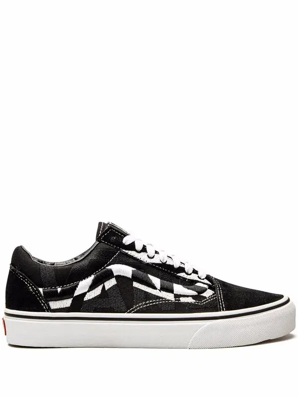 VANS Old Skool Embroidered Logo Sneakers - Black