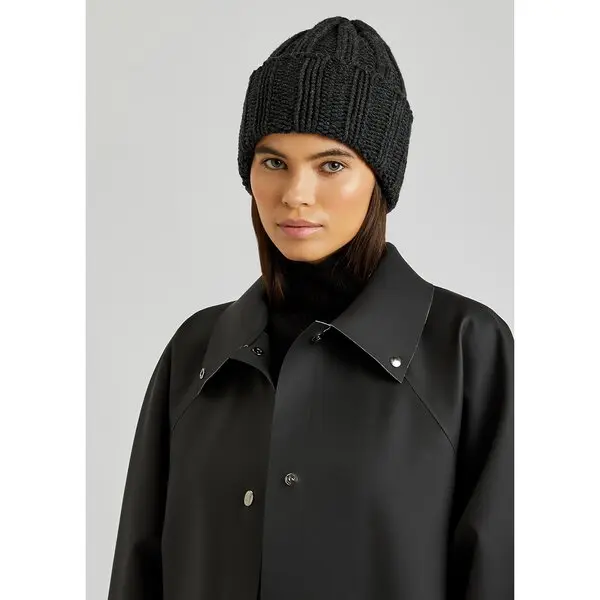 Inverni Ribbed Cashmere Beanie