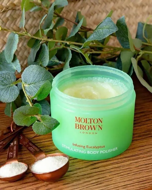 Molton Brown Infusing Eucalyptus Stimulating Body Polisher - One-color