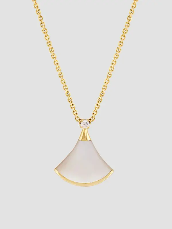 BVLGARI Divas' Dream 18k Mother-of-pearl, & Diamond Pendant Necklace - Yellow Gold