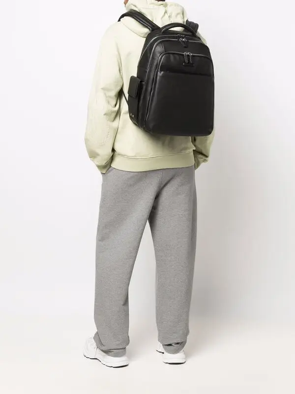 PIQUADRO Leather Zipped Backpack - Black