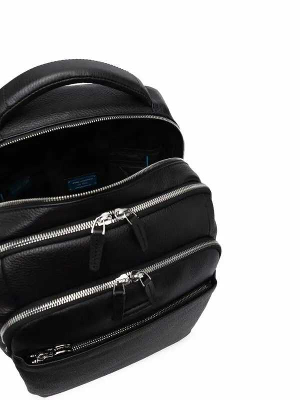 PIQUADRO Leather Zipped Backpack - Black
