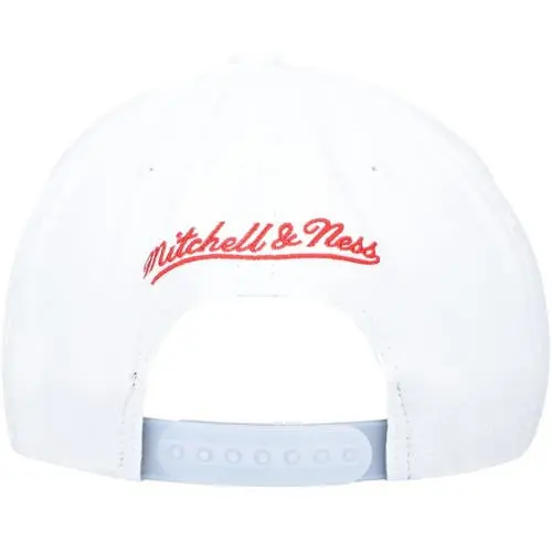 Mitchell & Ness White Chicago Bulls Day 5 Snapback Hat