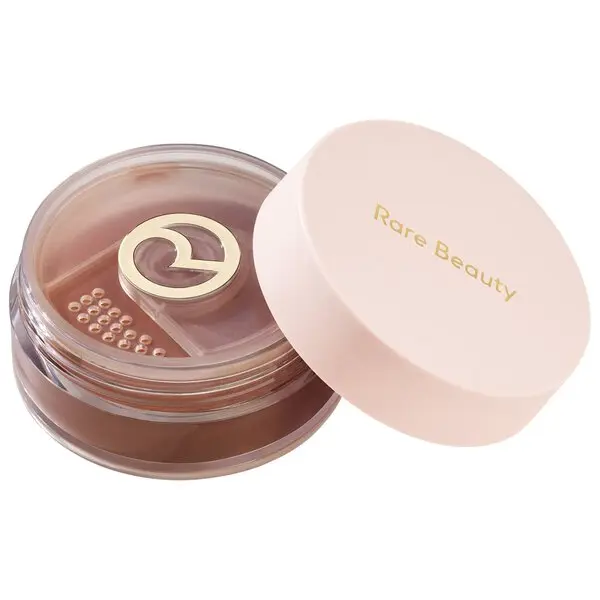 RARE BEAUTY BY SELENA GOMEZ Always An Optimist Soft Radiance Setting Powder - Deep