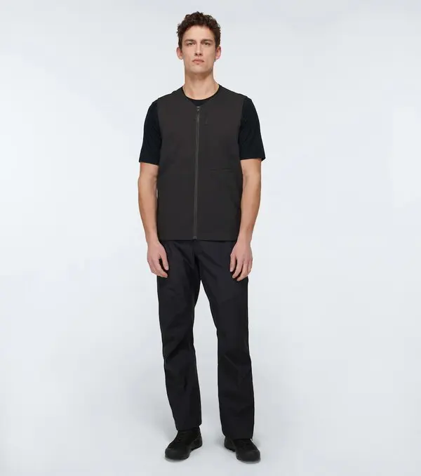 トップス VEILANCE Quoin IS Vest BLACK Veilance Quoin Is Vest In Black - 40% Off | Editorialist