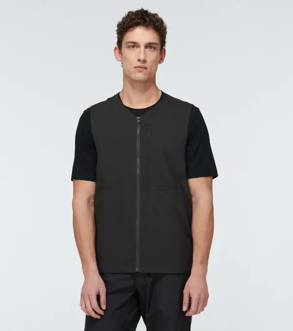 トップス VEILANCE Quoin IS Vest BLACK Veilance Quoin Is Vest In Black - 40% Off | Editorialist