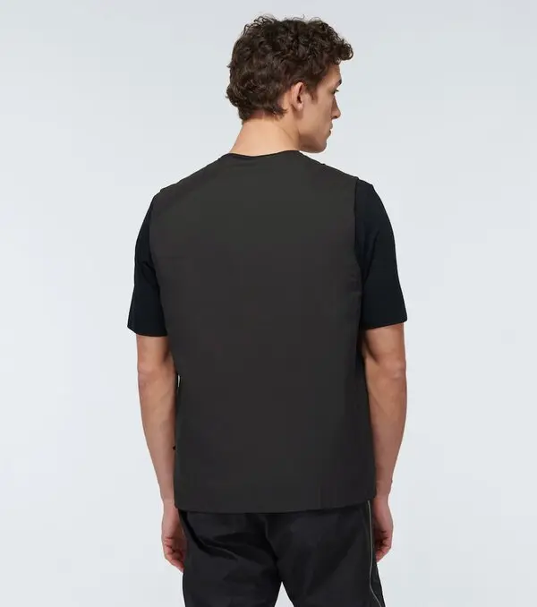 Veilance Quoin Is Vest In Black - 40% Off | Editorialist