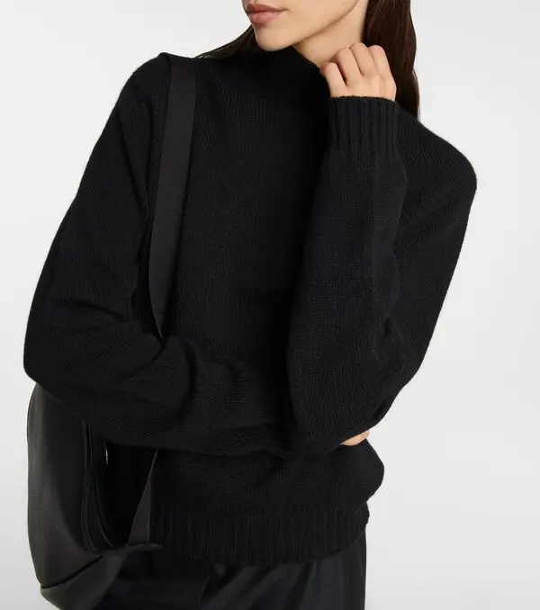 THE ROW Kensington Cashmere Turtleneck Sweater
