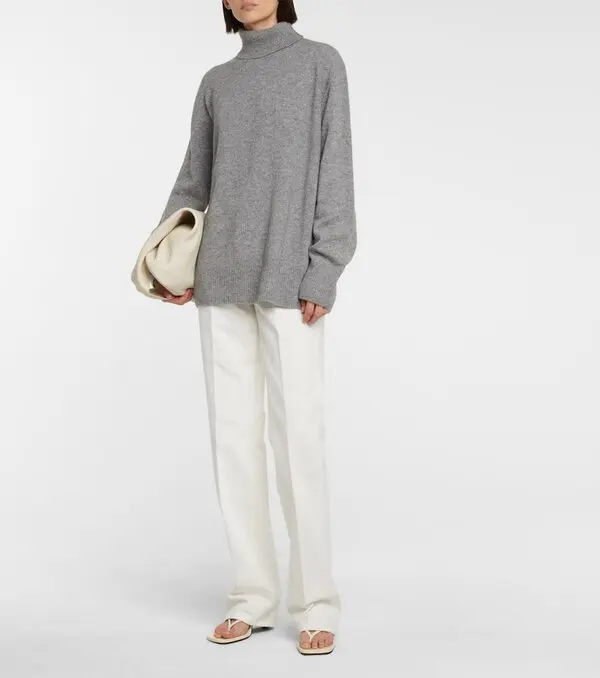 THE ROW Stepny Turtleneck Sweater - Grey