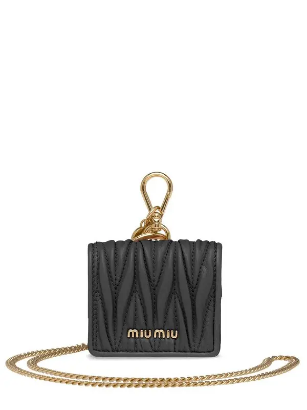 miumiu AirPodsケース Miu Miu Matelassé Airpods Pro Case - Black | Editorialist