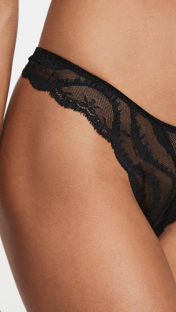Kiki De Montparnasse Leche Moi Thong
