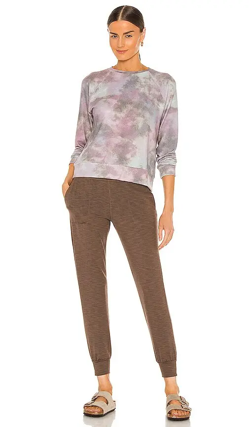 Beyond Yoga Printed Favorite Raglan Crew Pullover In Lavender
