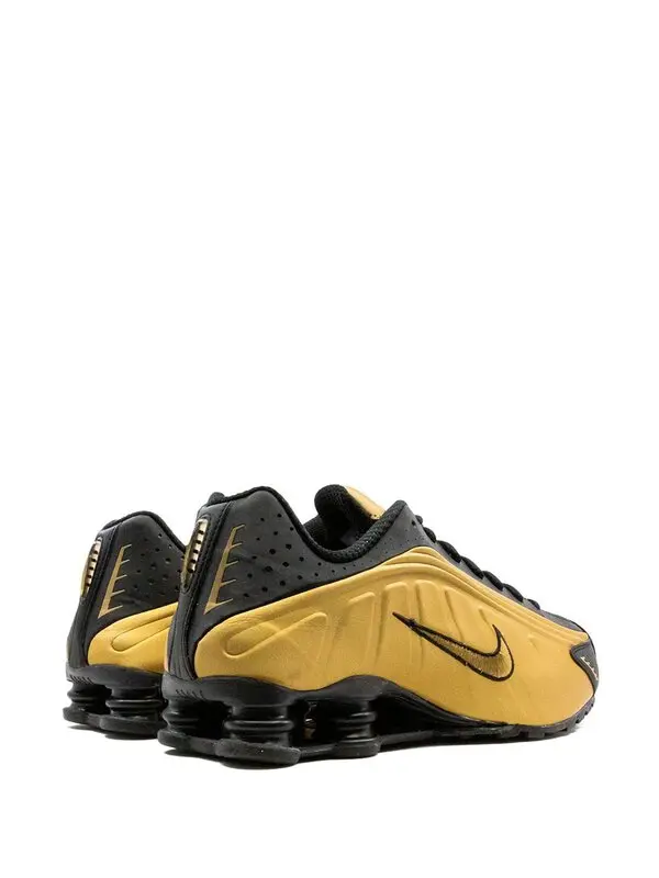 Nike Shox R4 Low-top Sneakers