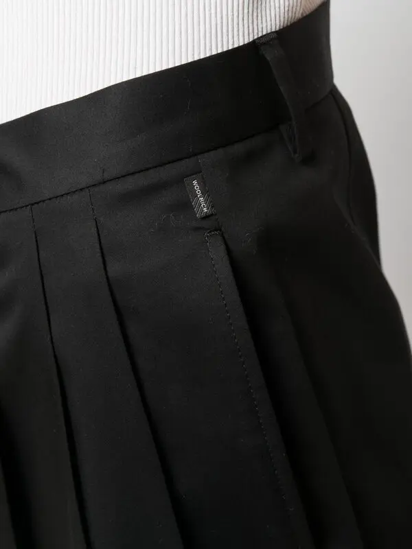 Woolrich Dart-detail Tapered Trousers
