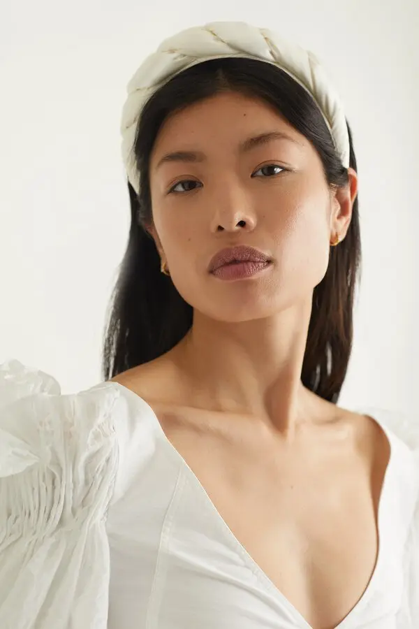 Sophie Buhai Twisted Satin And Crepe Headband In Ivory - 50  display picture 2