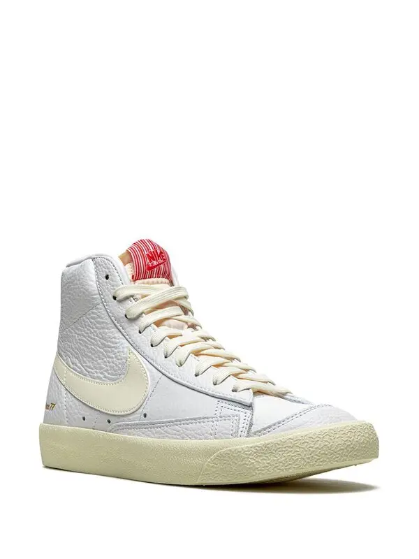 Nike Blazer Mid '77 Vntg Emb Popcorn Sneakers
