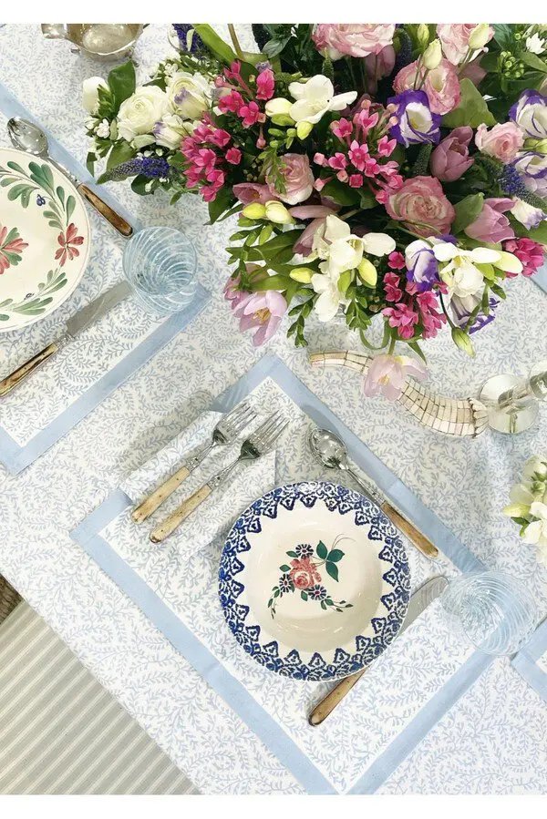 JULIA AMORY Wisteria Tablecloth
