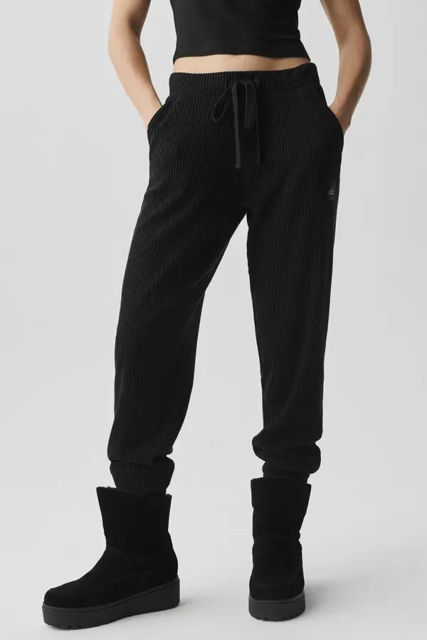 Alo Yoga Muse Ribbed Jogger Sweatpants - Black