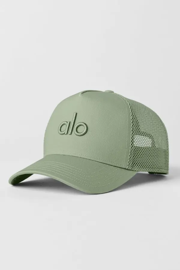 Alo Yoga District Trucker Cap - Dune Grass
