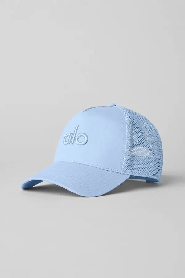 Alo Yoga District Trucker Cap - Seashell Blue