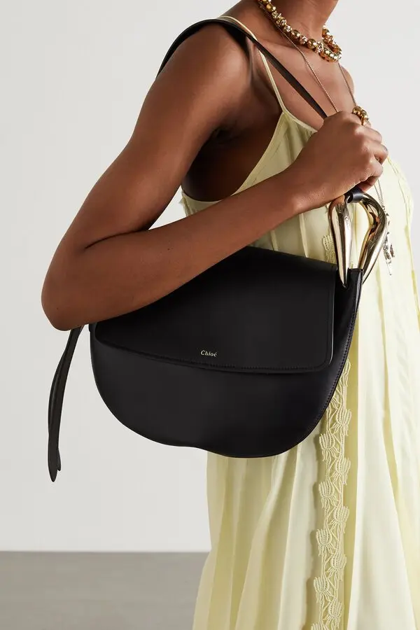 Chloe クロエ KISS スモールBAG CHLOE Small Kiss Bag: Review, What Fits and Mod Shots - YouTube