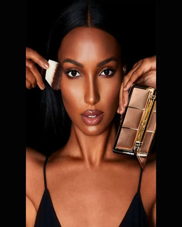 HOURGLASS Ambient Lighting Palette Volume Ii
