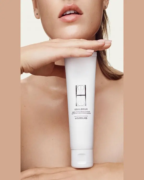 HOURGLASS Equilibrium Rebalancing Cream Cleanser - One-color