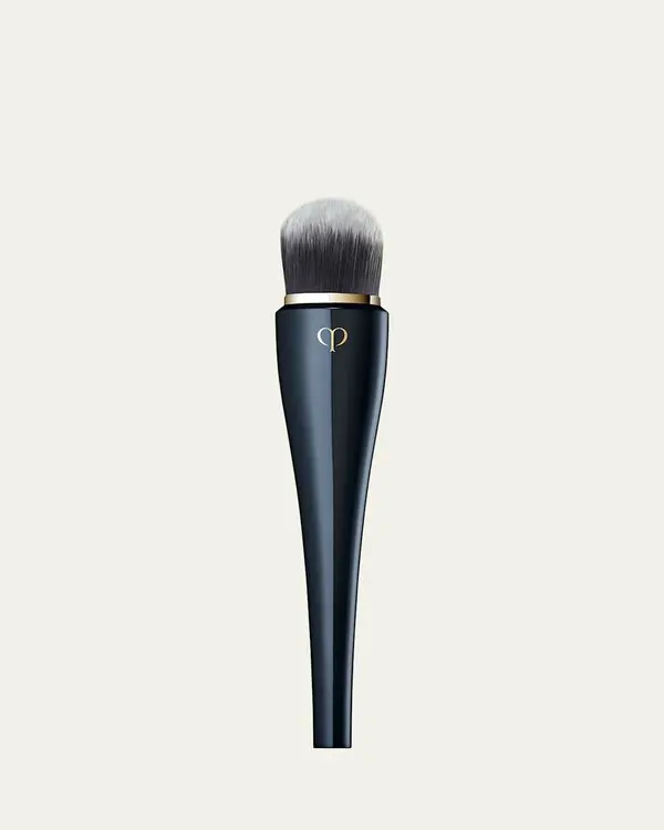 CLE DE PEAU BEAUTE Light Coverage Foundation Brush