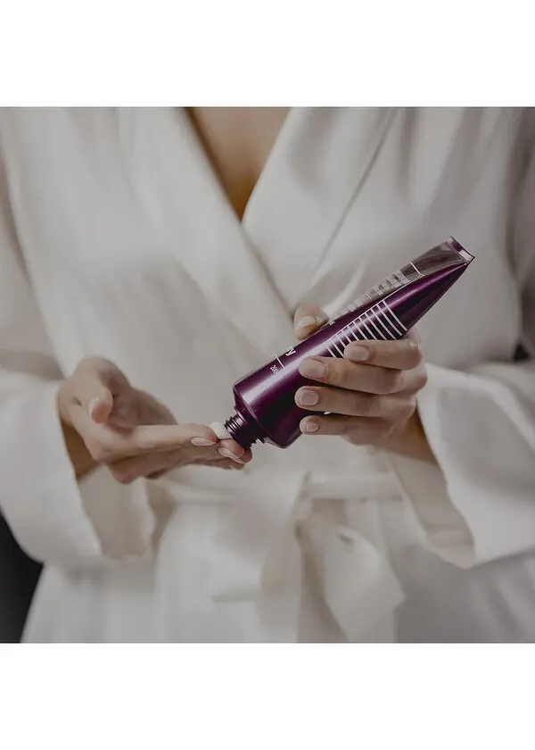 Sisley Black Rose Beautifying Emulsion